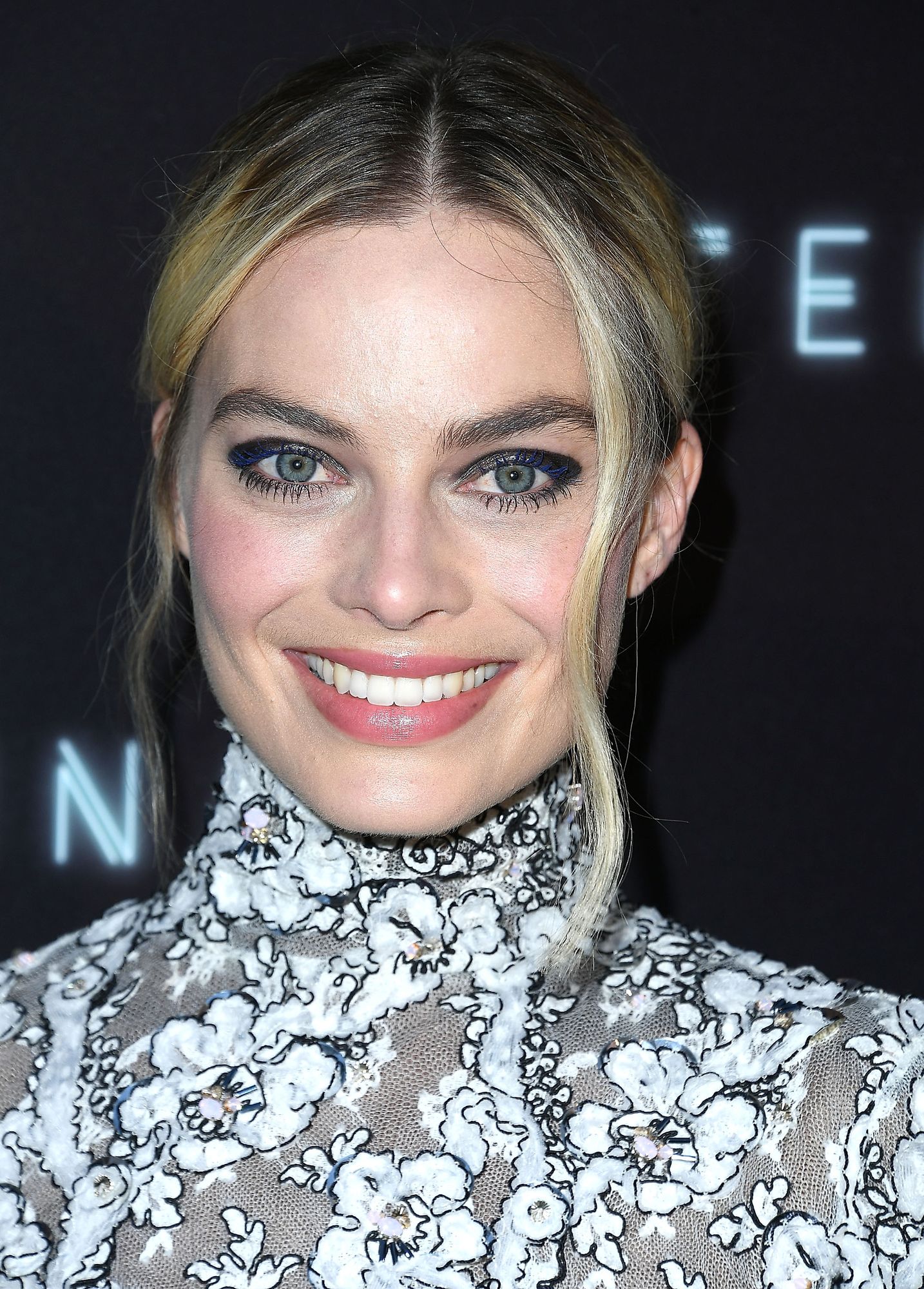 May 08: "Terminal" Premiere - 065 - Loving Margot Robbie | Photo ...